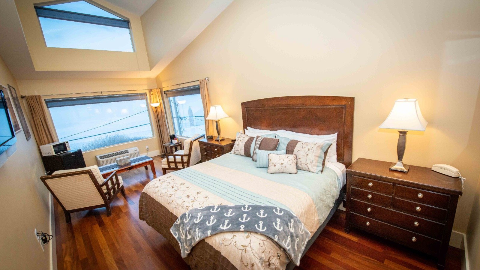 Three Arch Inn Gallery