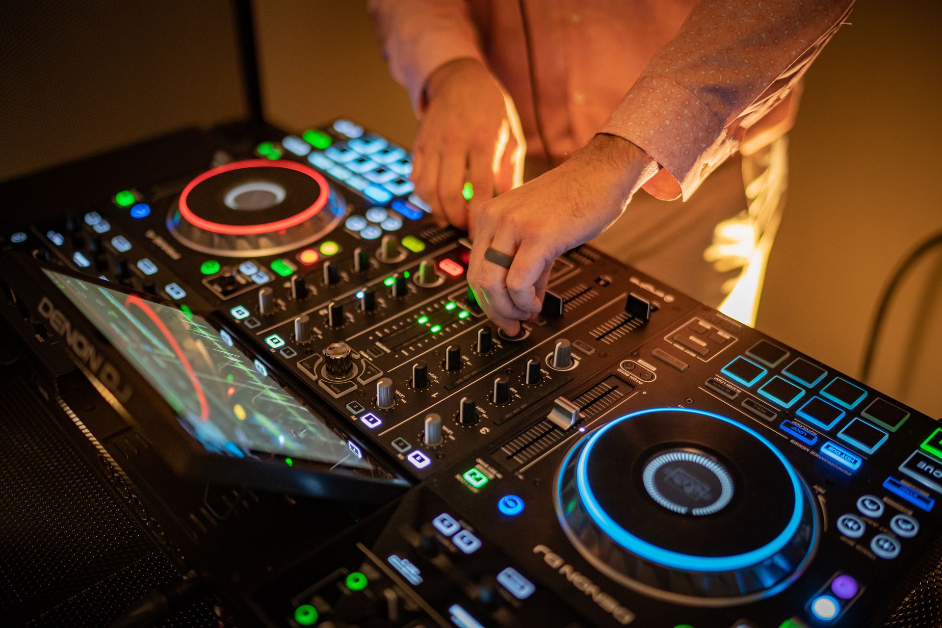 Wedding DJ Services | Peak Audio