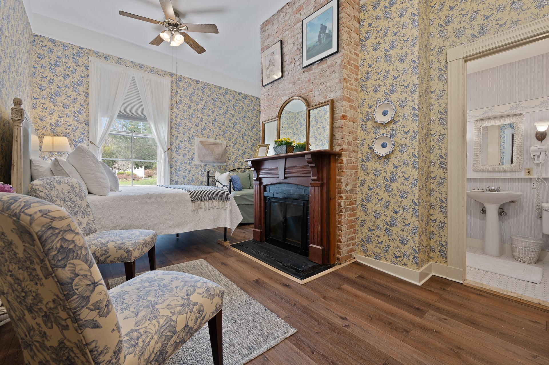 Victorian B&B | Brook Farm Inn | Lenox, MA