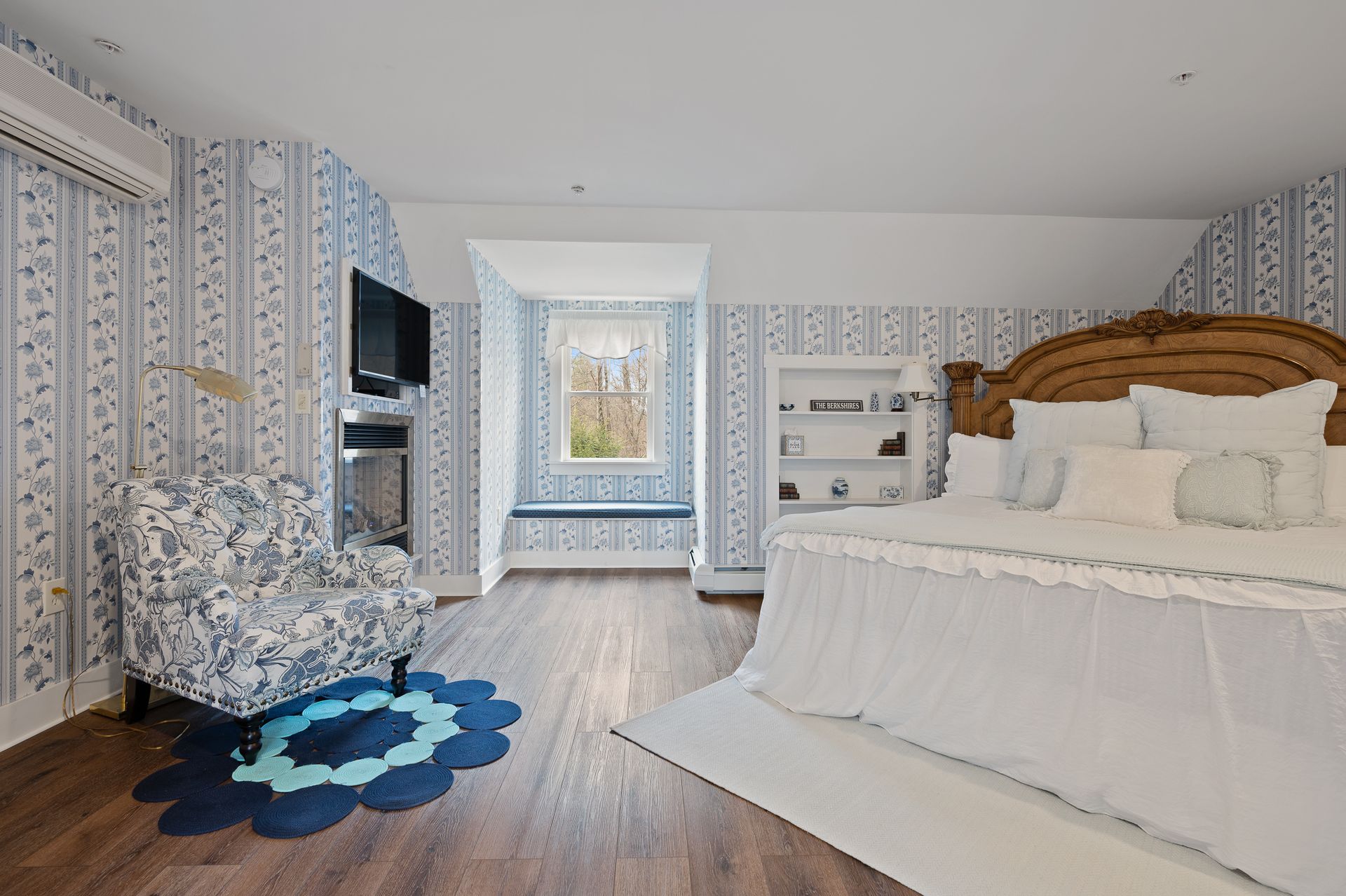 Victorian B&B | Brook Farm Inn | Lenox, MA