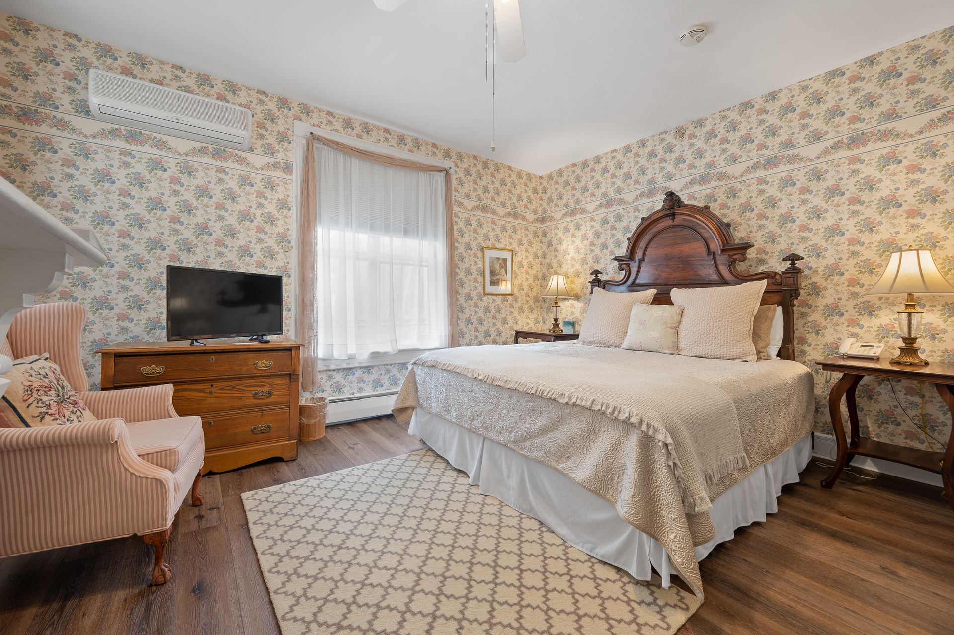 Victorian B&B | Brook Farm Inn | Lenox, MA