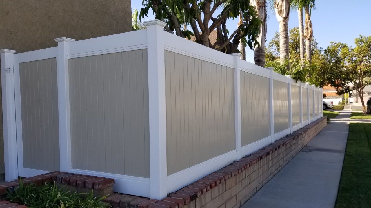 Vinyl Fence | Anaheim, California | Superior Fence Inc.