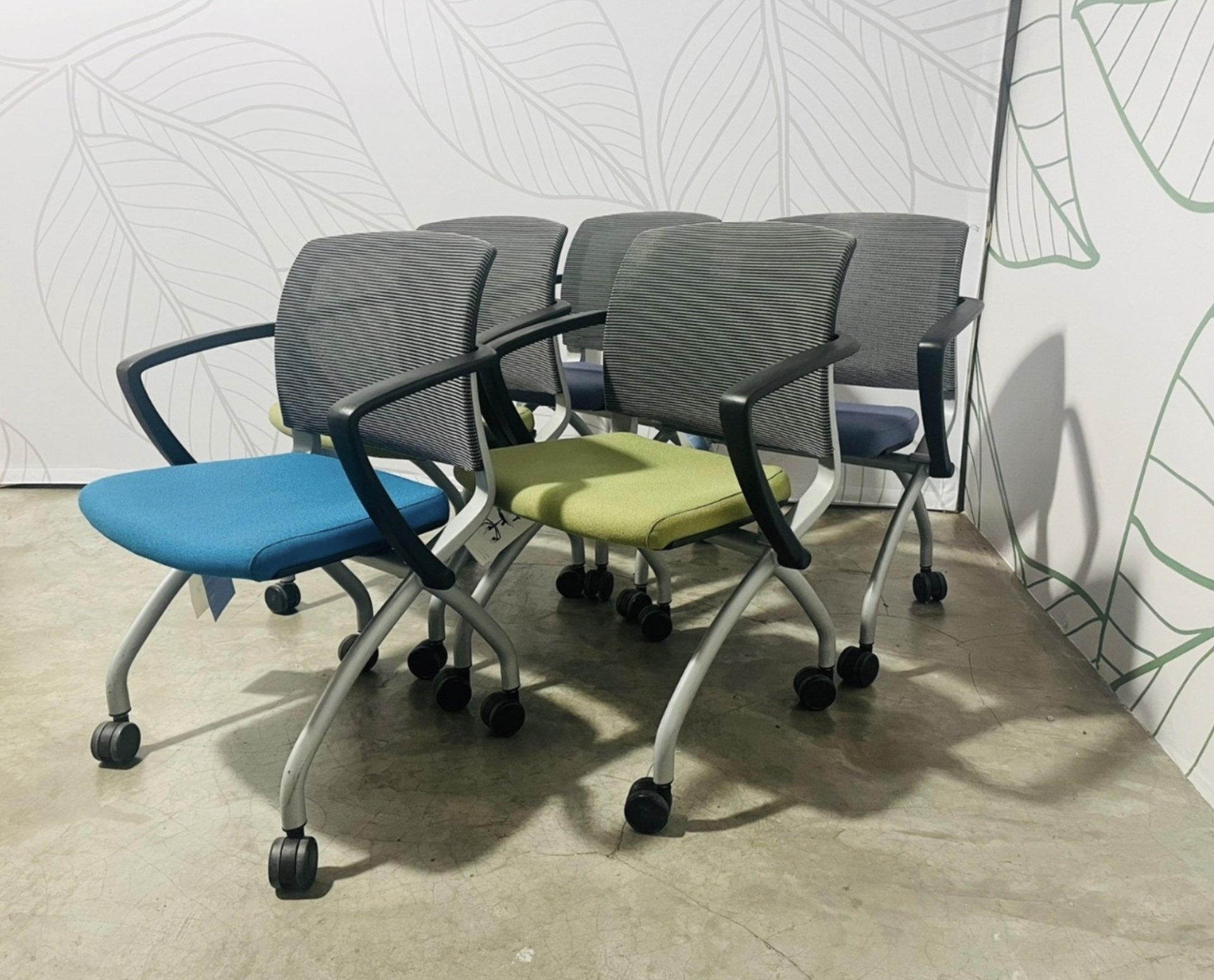 Fursys Fold Up Swivel Chair