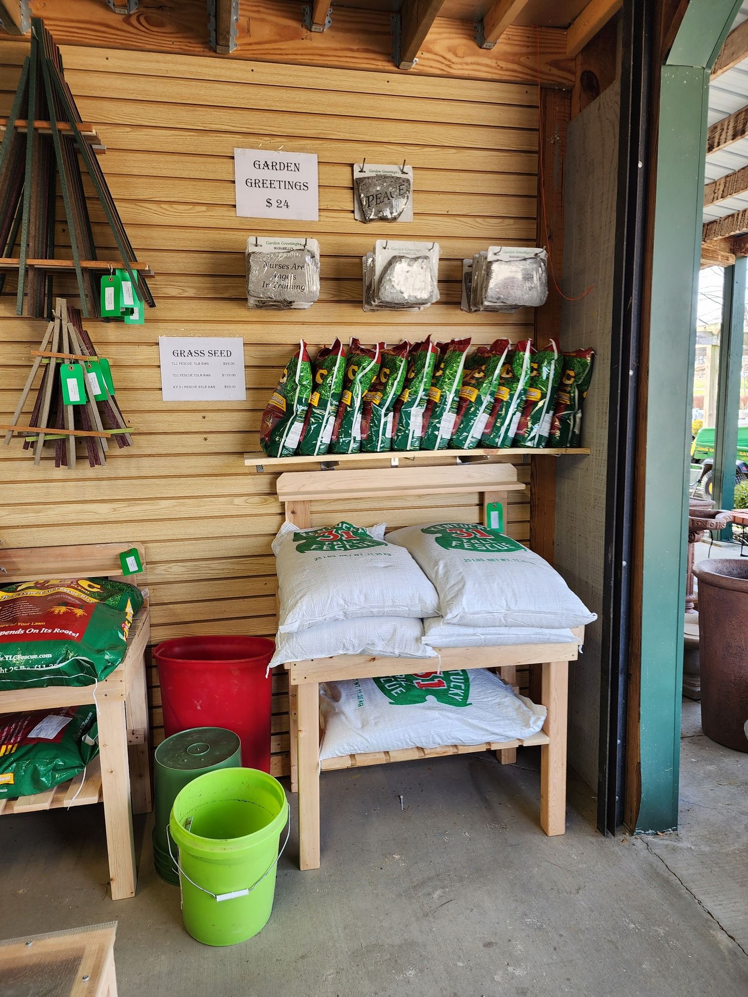 Landscaping Supply Store & Garden Center | Cane Run Mulch & Stone