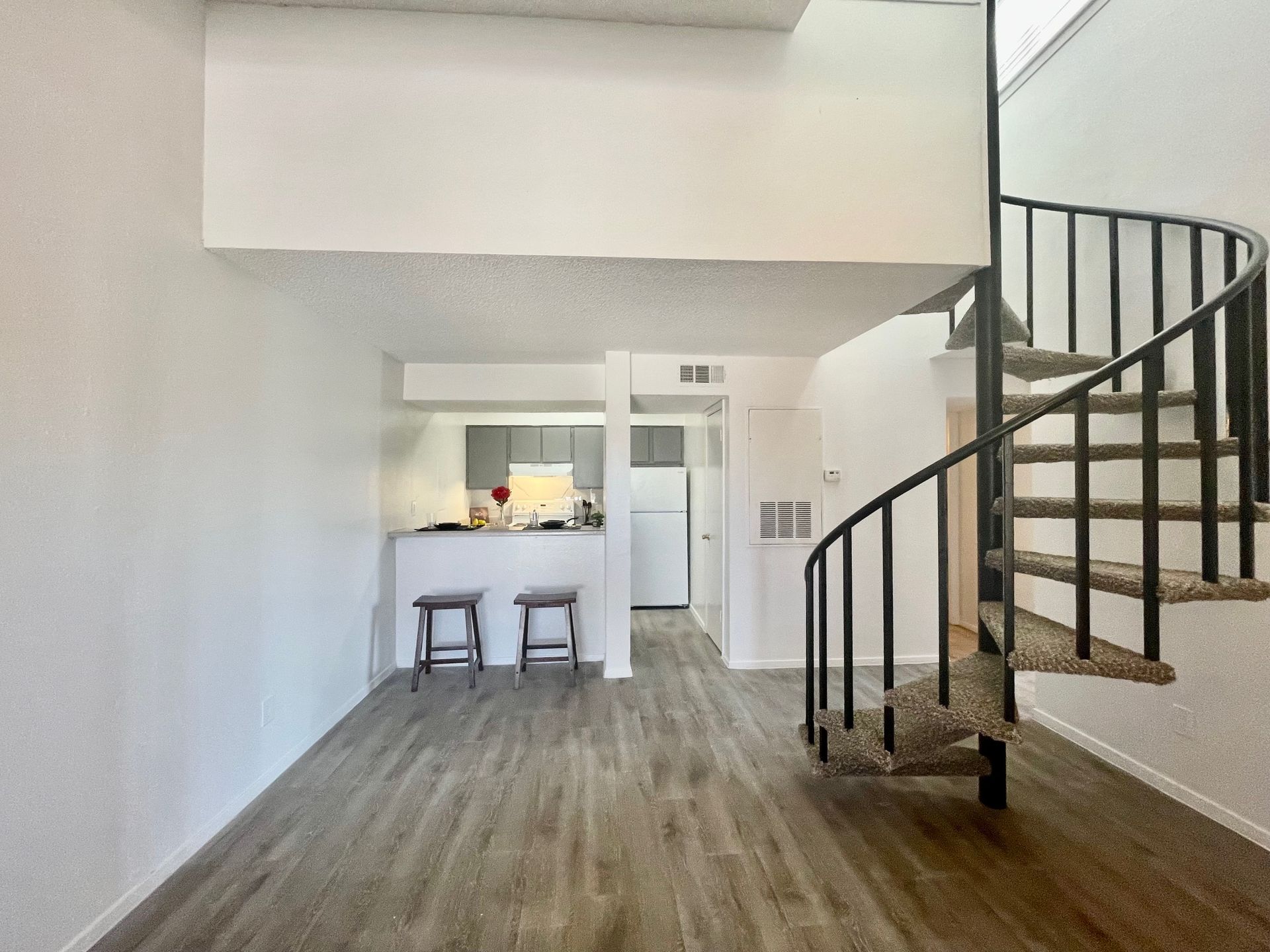 Apartment Gallery | Pine Ridge Apartments Arlington