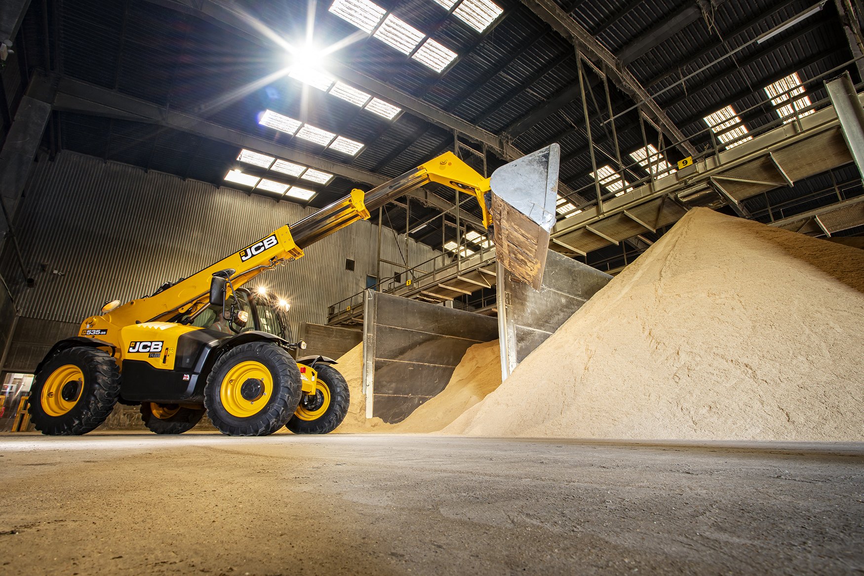 How turning cake and crisps into nutritious animal feed reduces food ...