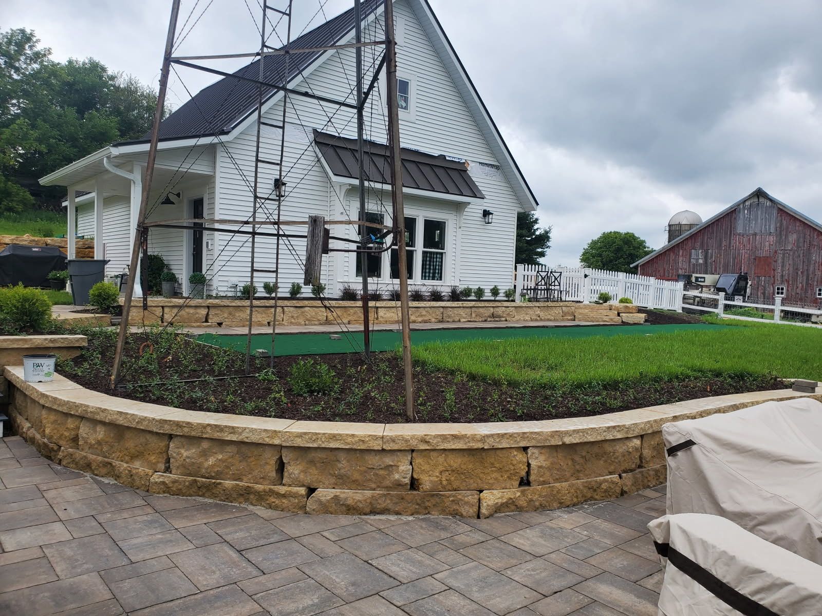 Natural Stone Retaining Wall | Exquisite Scapes Inc