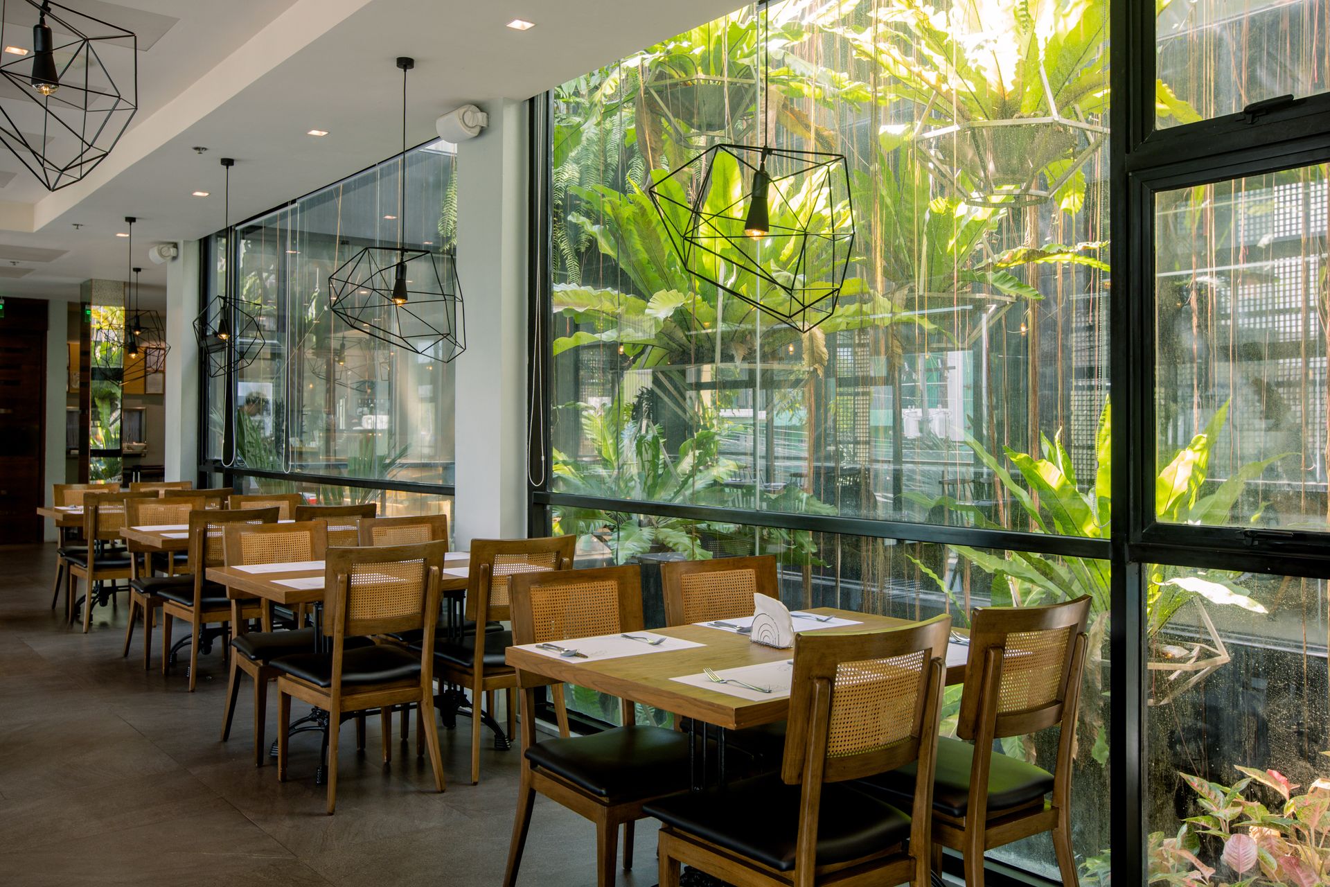 THE HENRY HOTEL ROOST BACOLOD: Your Modern Perch, Negrense-fied ...