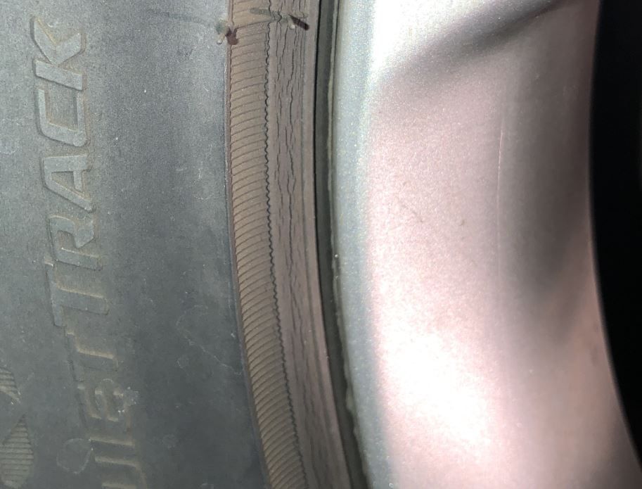 Are tires with sidewall cracking unsafe
