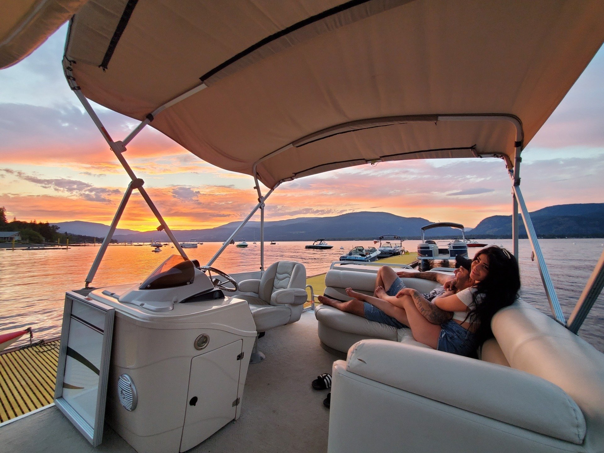 Boat Rental | Shuswap Resorts - Sorrento, British Columbia