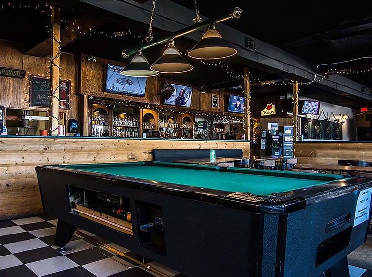 Nelly's Pub | Great Atmosphere & Delicious Food