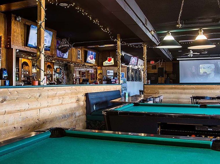 Nelly's Pub | Great Atmosphere & Delicious Food