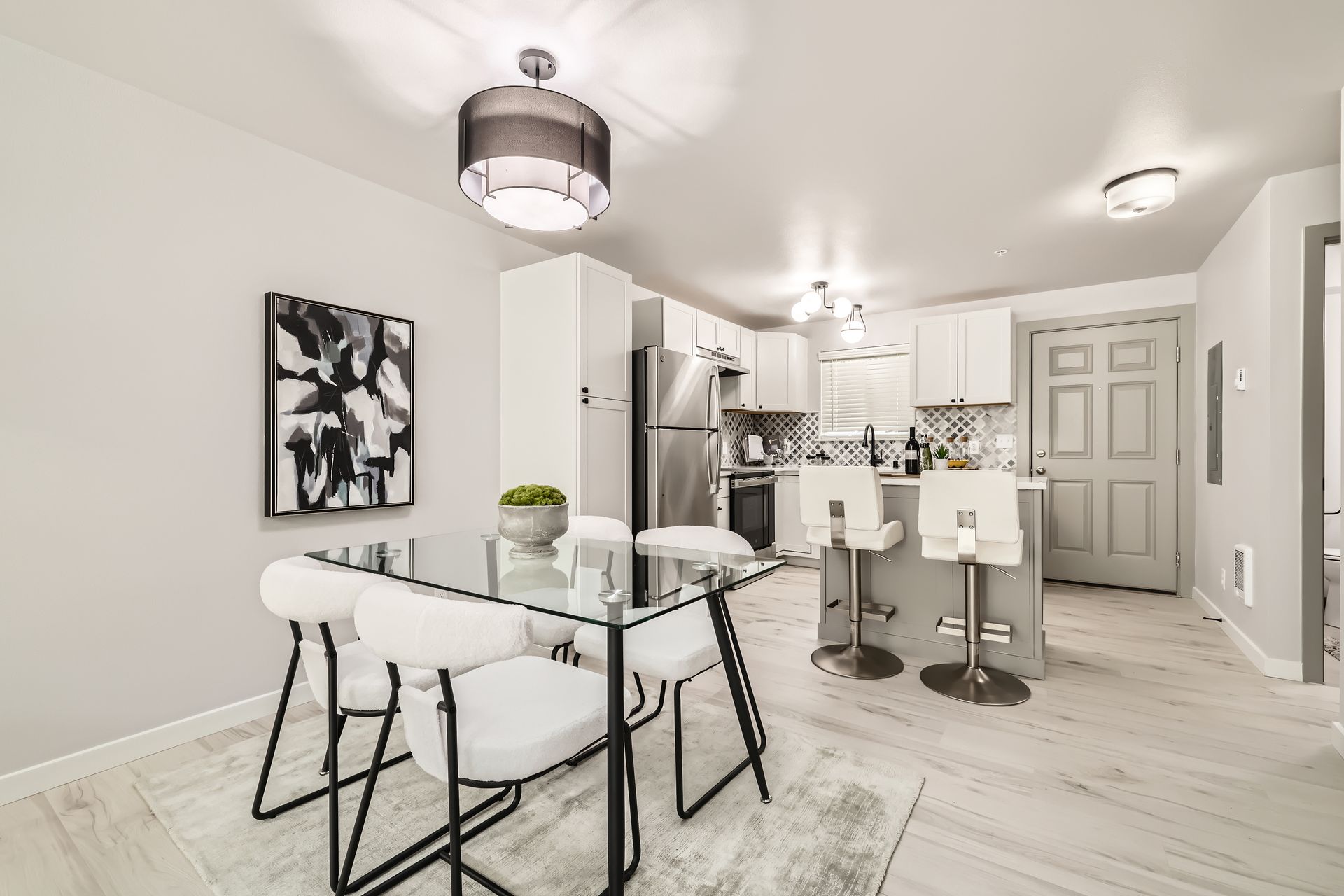 Evergreen Townhomes - Cozy Lynnwood Townhomes