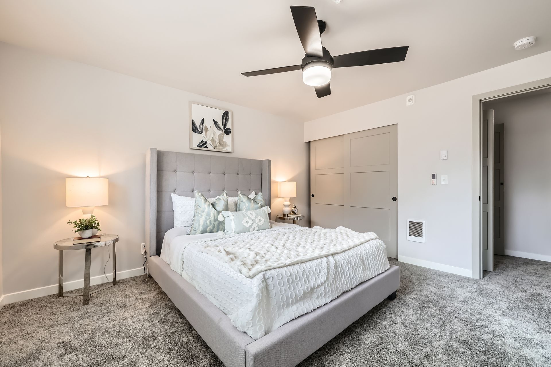 Evergreen Townhomes - Cozy Lynnwood Townhomes