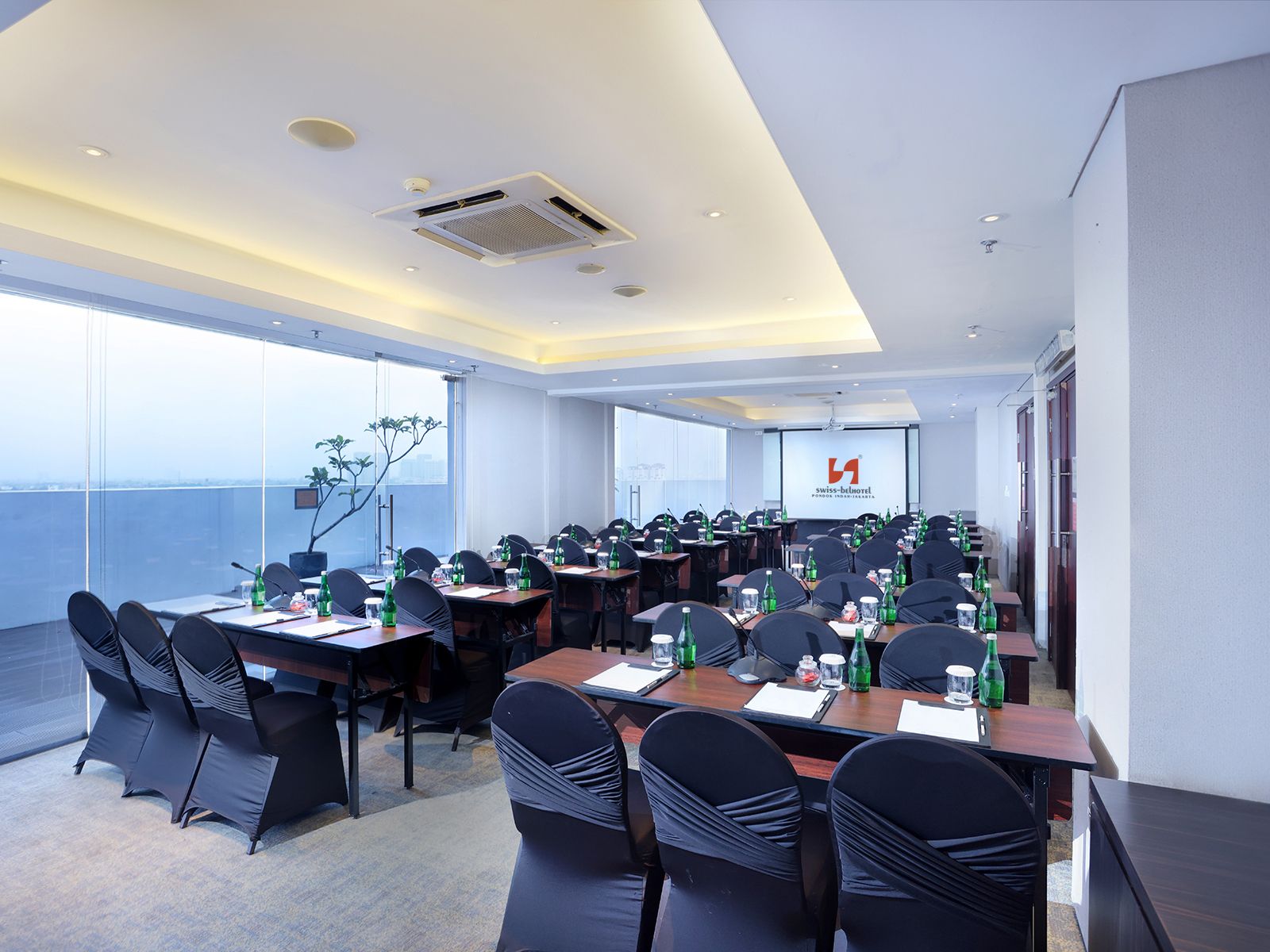 彭多克英达瑞士贝尔酒店酒店（南雅加达）