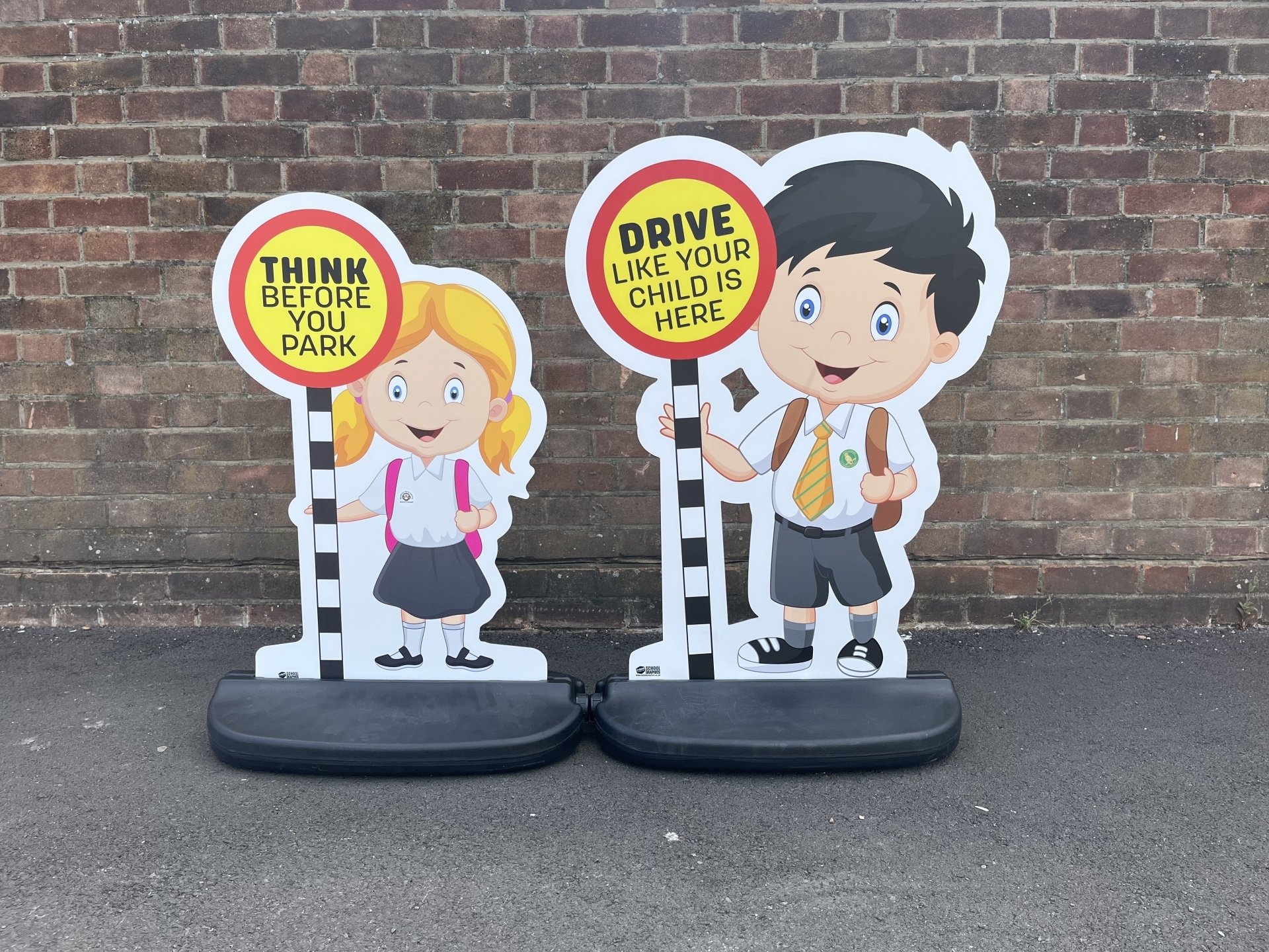 School parking signs to help with dangerous parking outside of schools