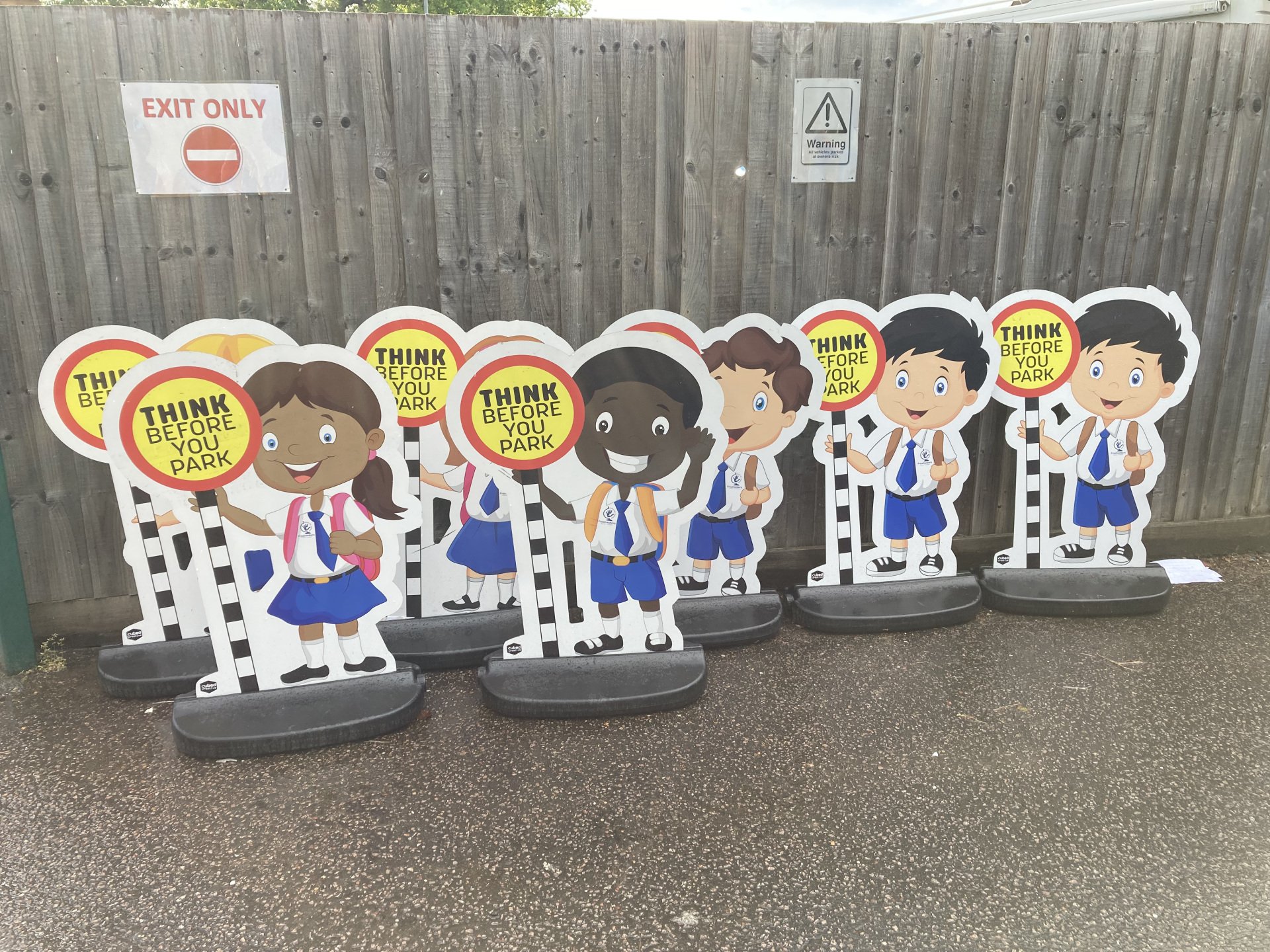 School parking signs to help with dangerous parking outside of schools