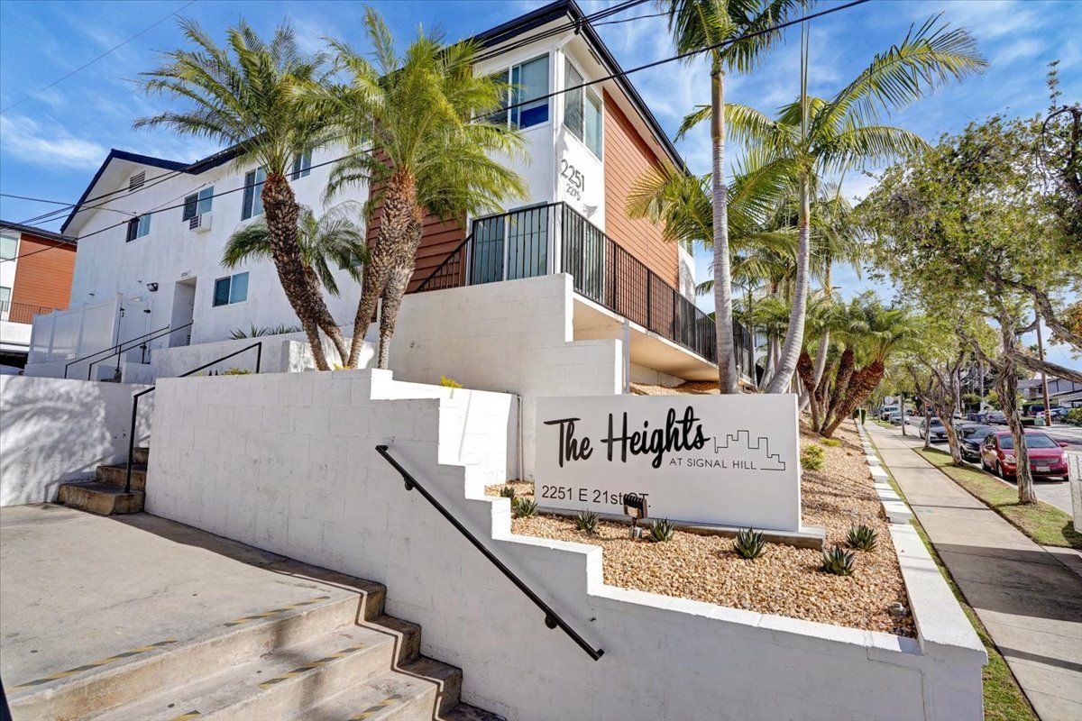 Gallery | The Heights on Signal Hill | Signal Hill, CA