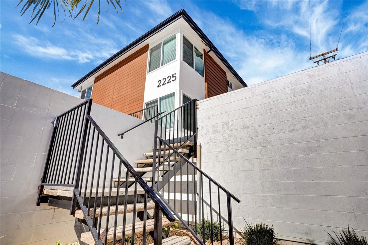 Gallery | The Heights on Signal Hill | Signal Hill, CA