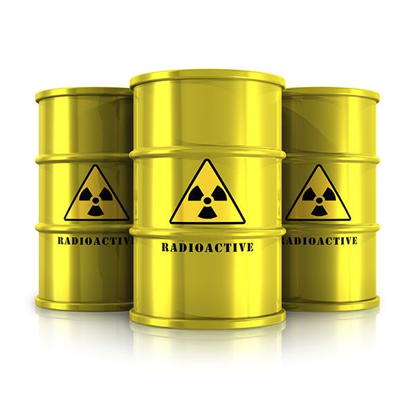 ¿Qué son los residuos peligrosos y cómo debes manejarlos?