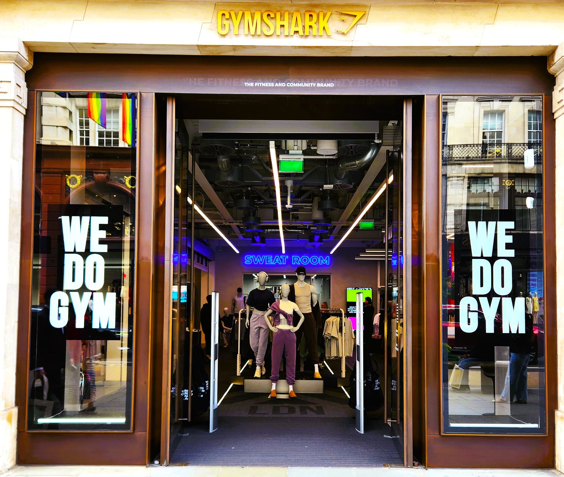 GYMSHARK LONDON STORE: A MASTERCLASS OF SPORTS RETAIL ERA