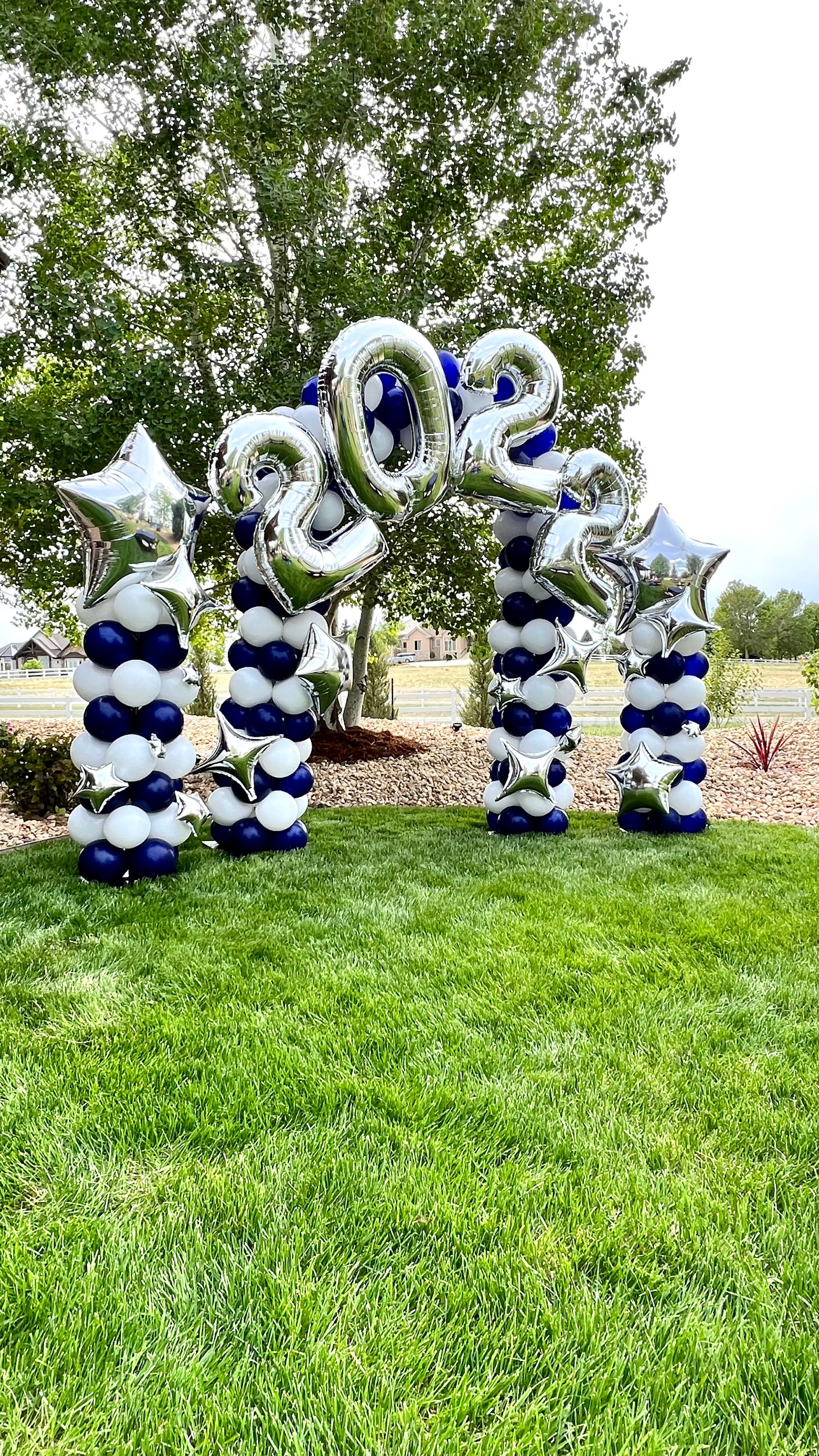 Stunning Vertical Balloon Columns