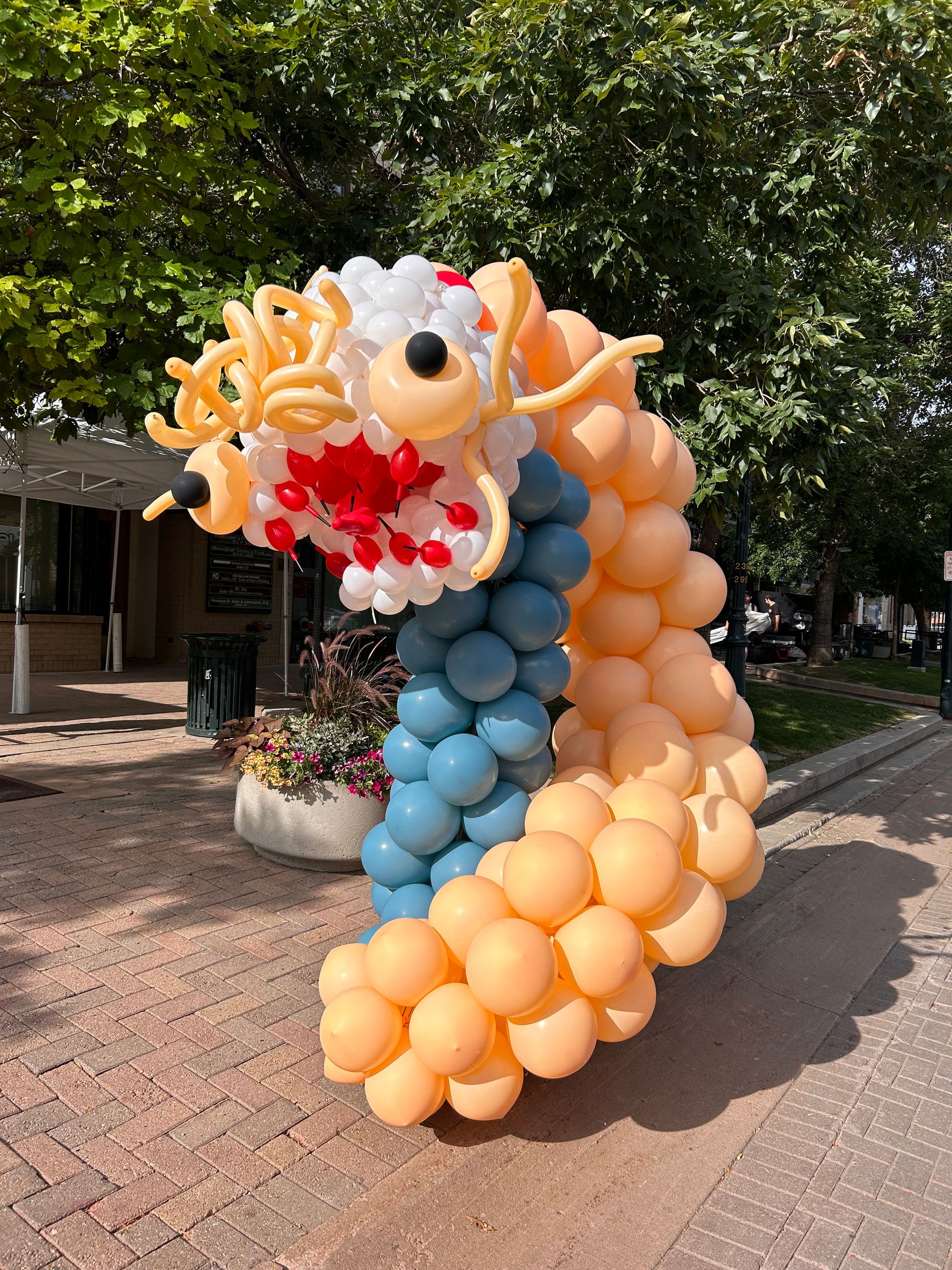 We make it magical with balloon sculptures & characters
