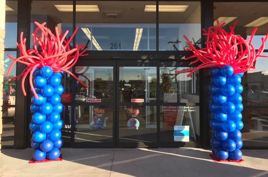 Stunning Vertical Balloon Columns