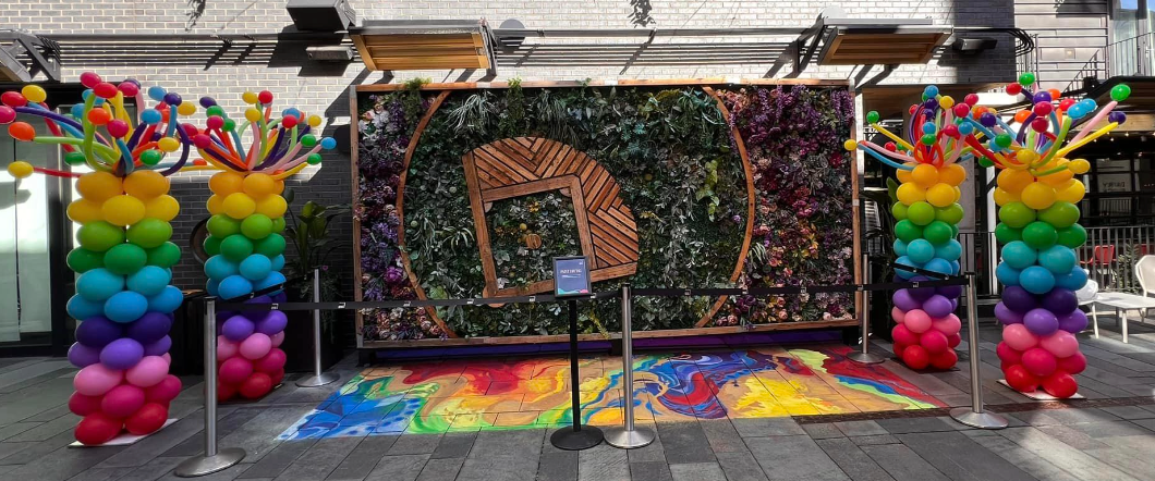 Stunning Vertical Balloon Columns