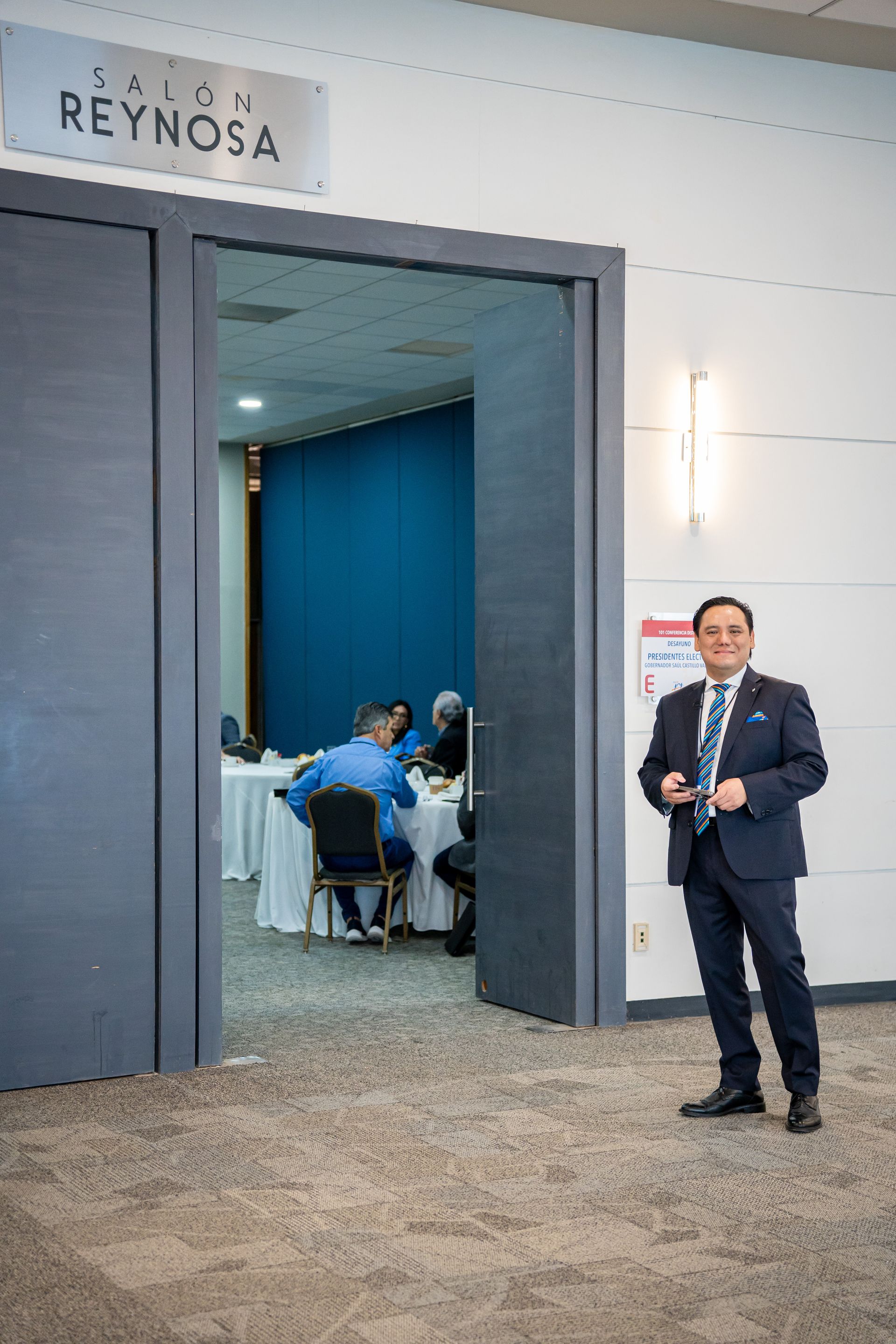 Saúl E Castillo Valdés - Liderazgo, Innovación y Servicio