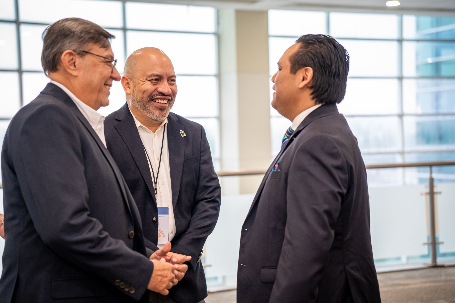 Saúl E Castillo Valdés - Liderazgo, Innovación y Servicio