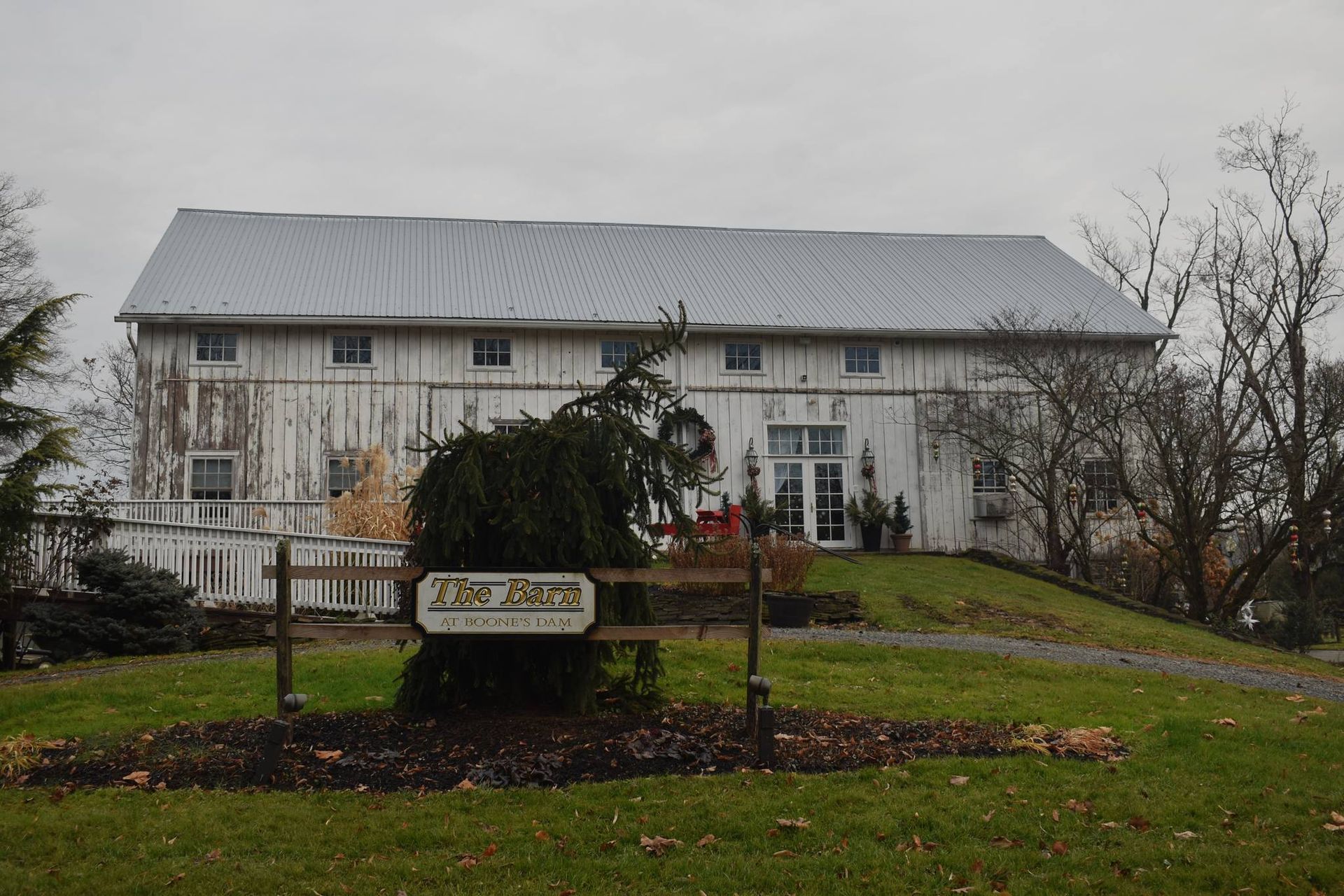 Barn Event Venue in Philadelphia, PA | The Barn At Boones Dam