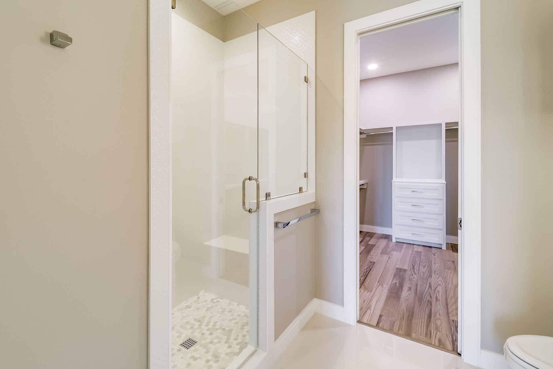 Walk-In Shower Cost: Your Complete Guide to Budgeting and Remodeling in ...