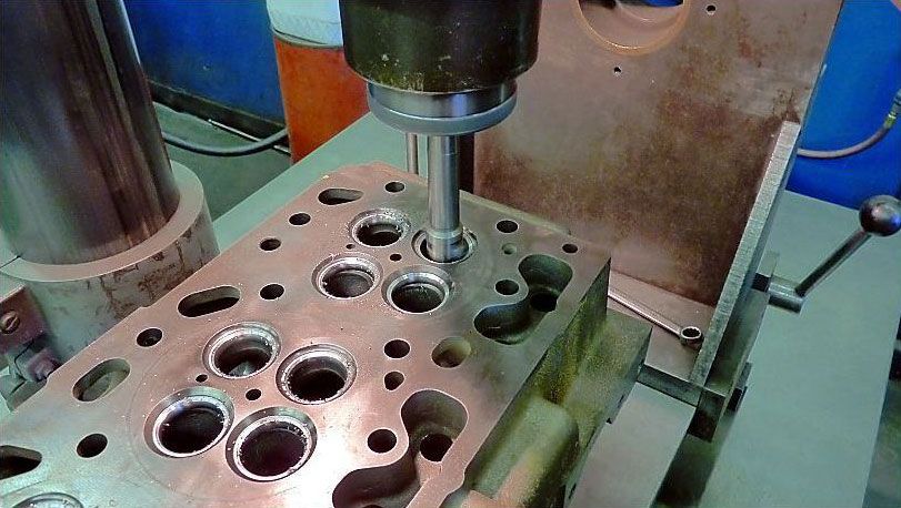 When to Rebuild Cylinder Heads: Expert Guide for Industrial Engines