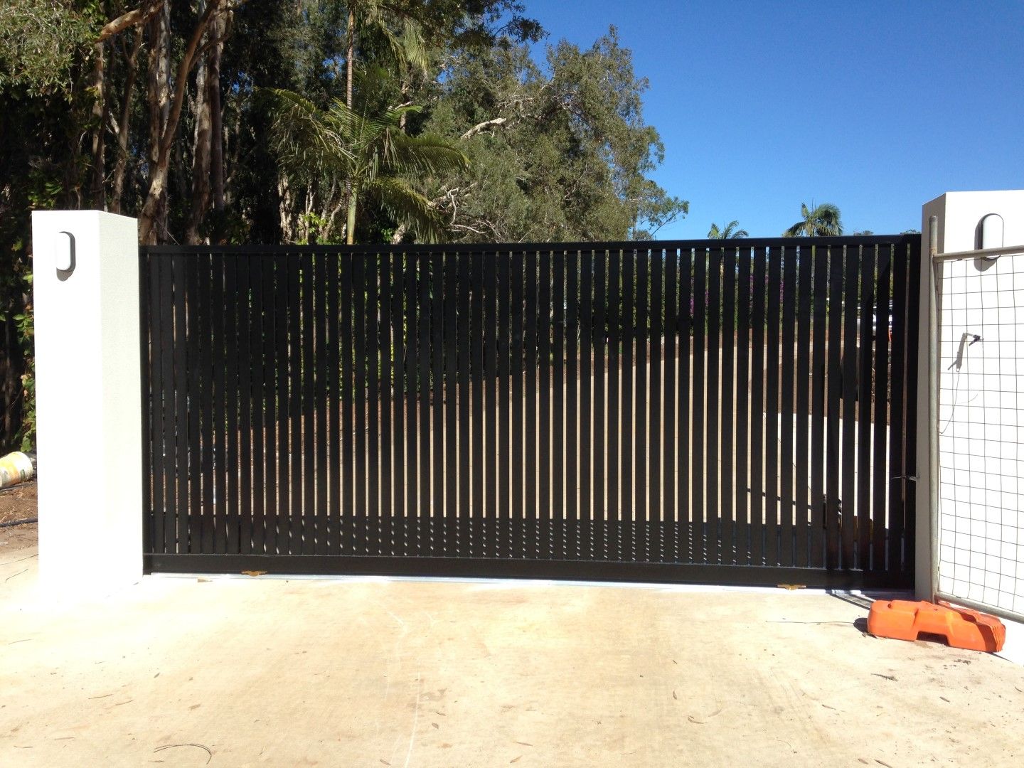 Sliding Gates | Oceans Fencing