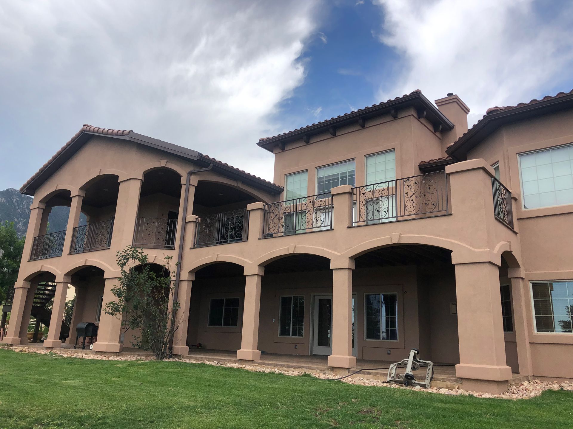 Transform Your Home: 6 Reasons to Paint Your Stucco House