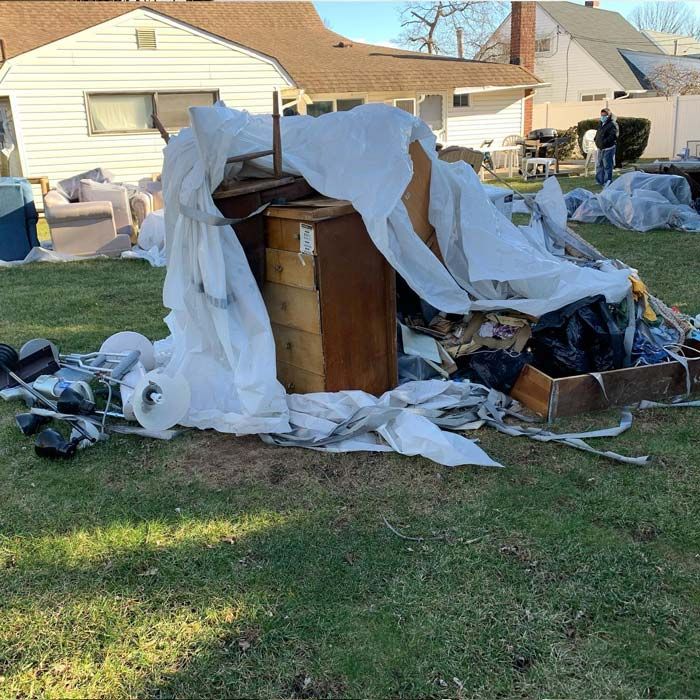 Debris Cleanup Brentwood | Don’s Demolition & Carting Solutions