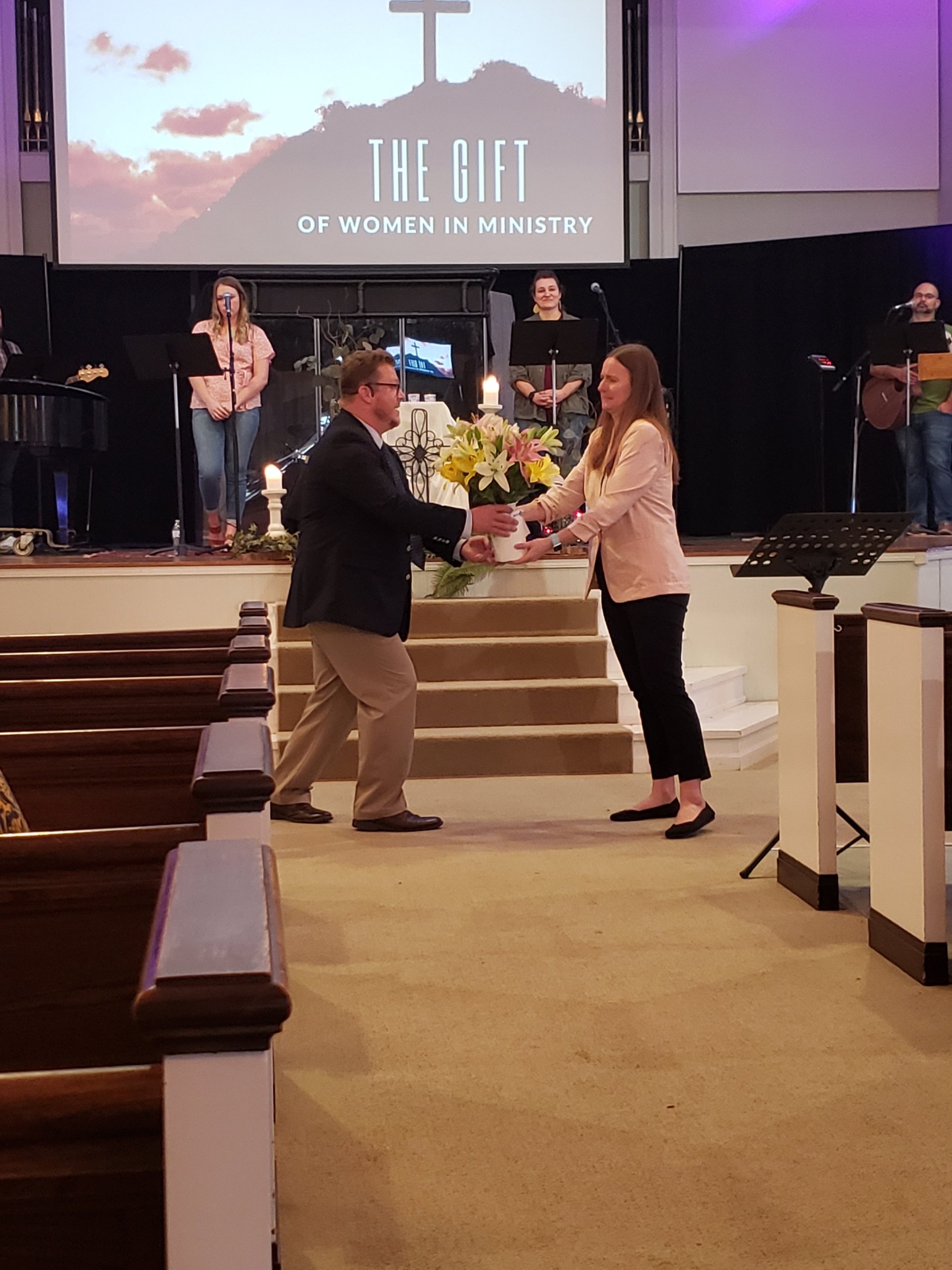 Five Stones Community Church Celebrates Ordination of Shauna Rushing