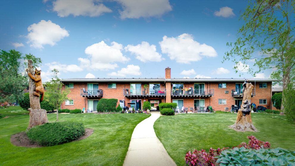 Glen Ellyn Apartments - Old Bond Court, Glen Ellyn, IL