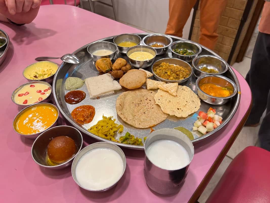 Our Guide To The Best Local Food in Mumbai | THE MOUTH