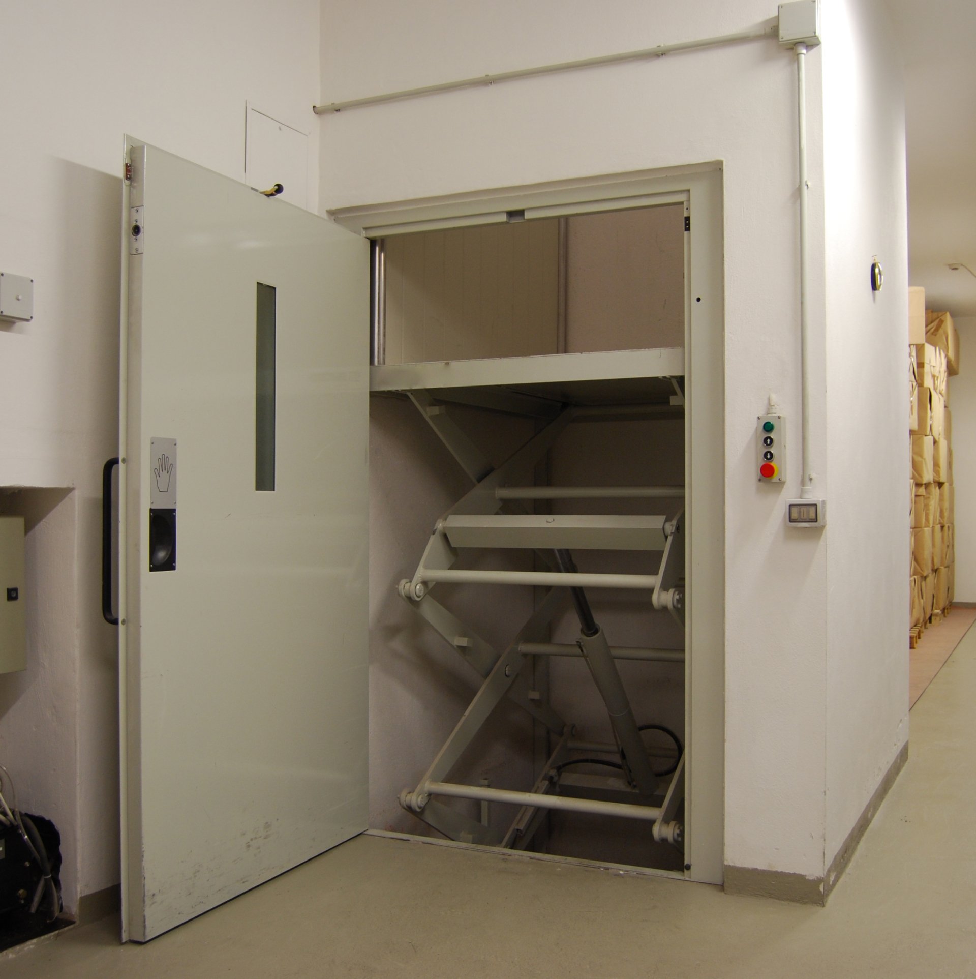 Accessibility devices | Autonomy Aids | Goods Lifts