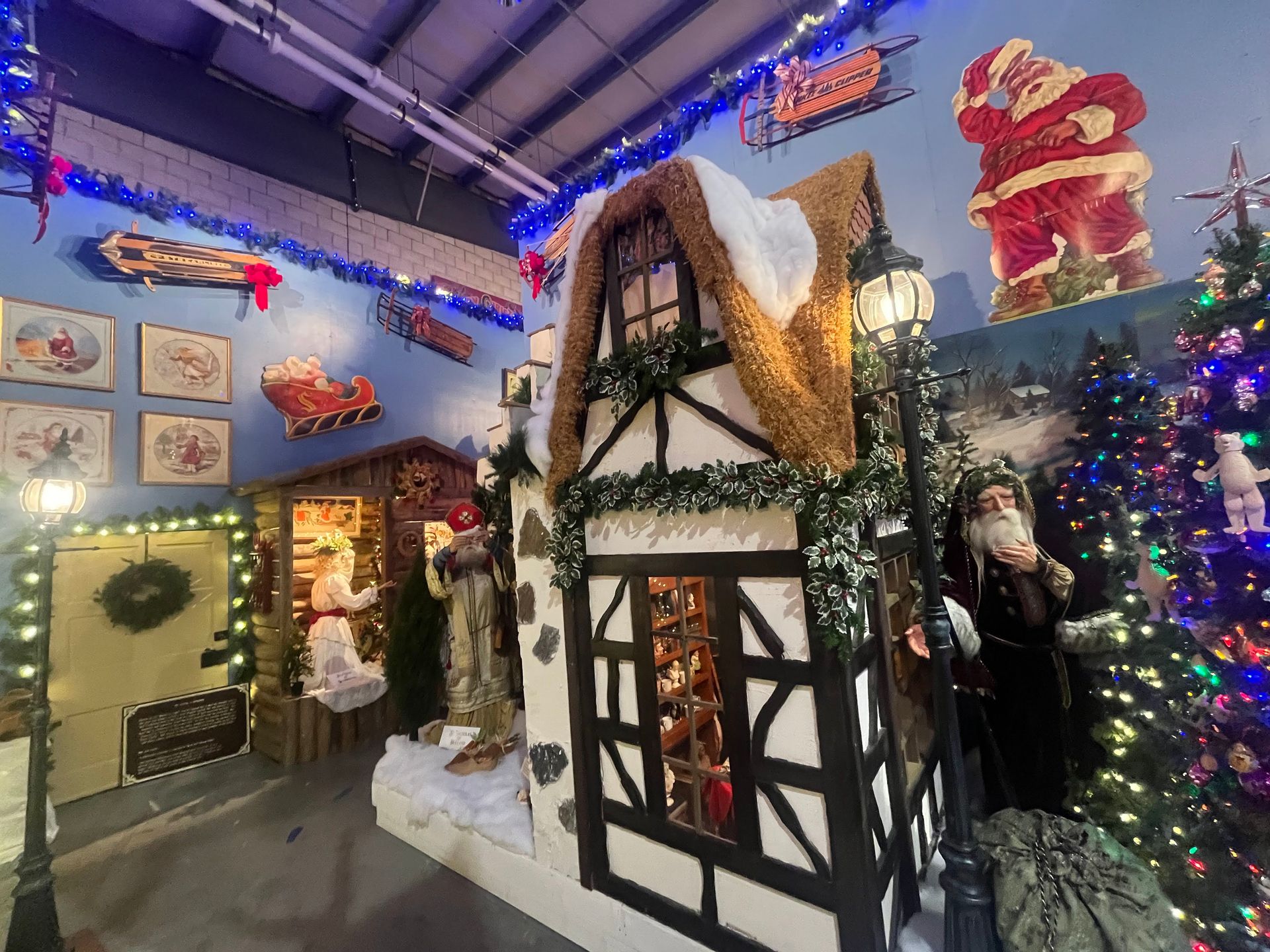 The National Christmas Center | Elizabethtown, PA