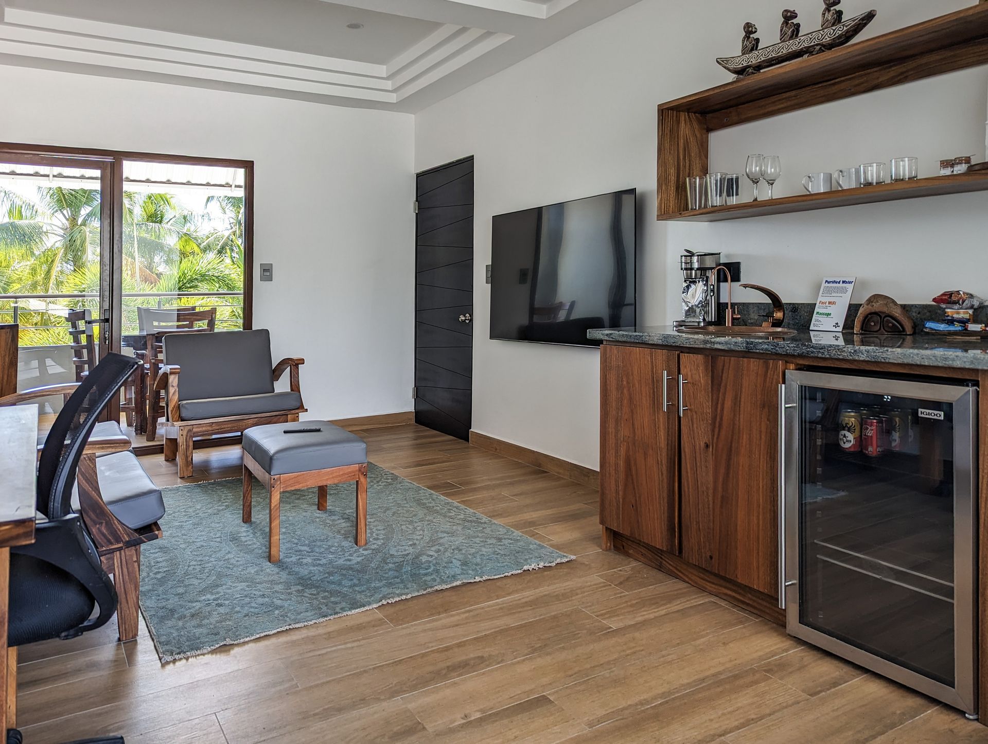 Hotel Jaco Suites | Oceanfront & Pool View Luxury
