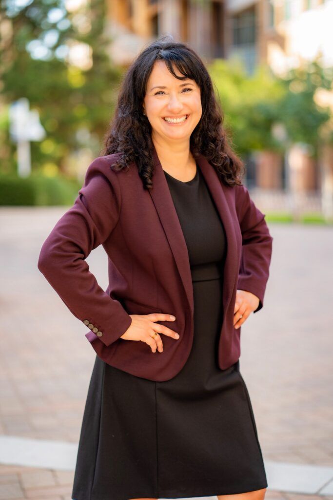 7 LinkedIn headshot examples that will make your profile stand