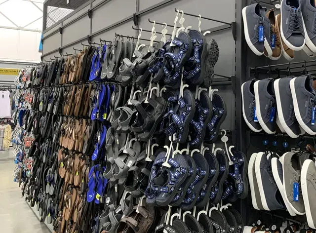 Hooks for Captivating Retail Displays | Storequip