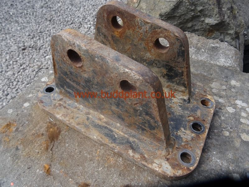 TOP BRACKET FOR HYDRAULIC BREAKER