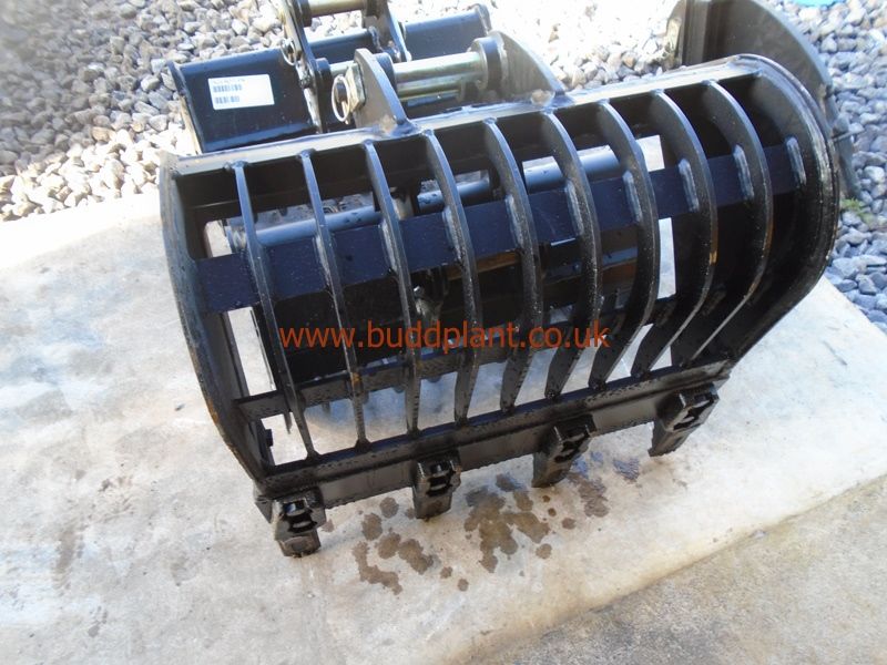 RIDDLE BUCKET SHAKER