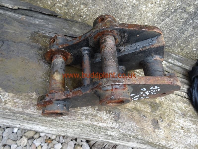 JCB BUCKET ADAPTOR 30MM TO 25MM