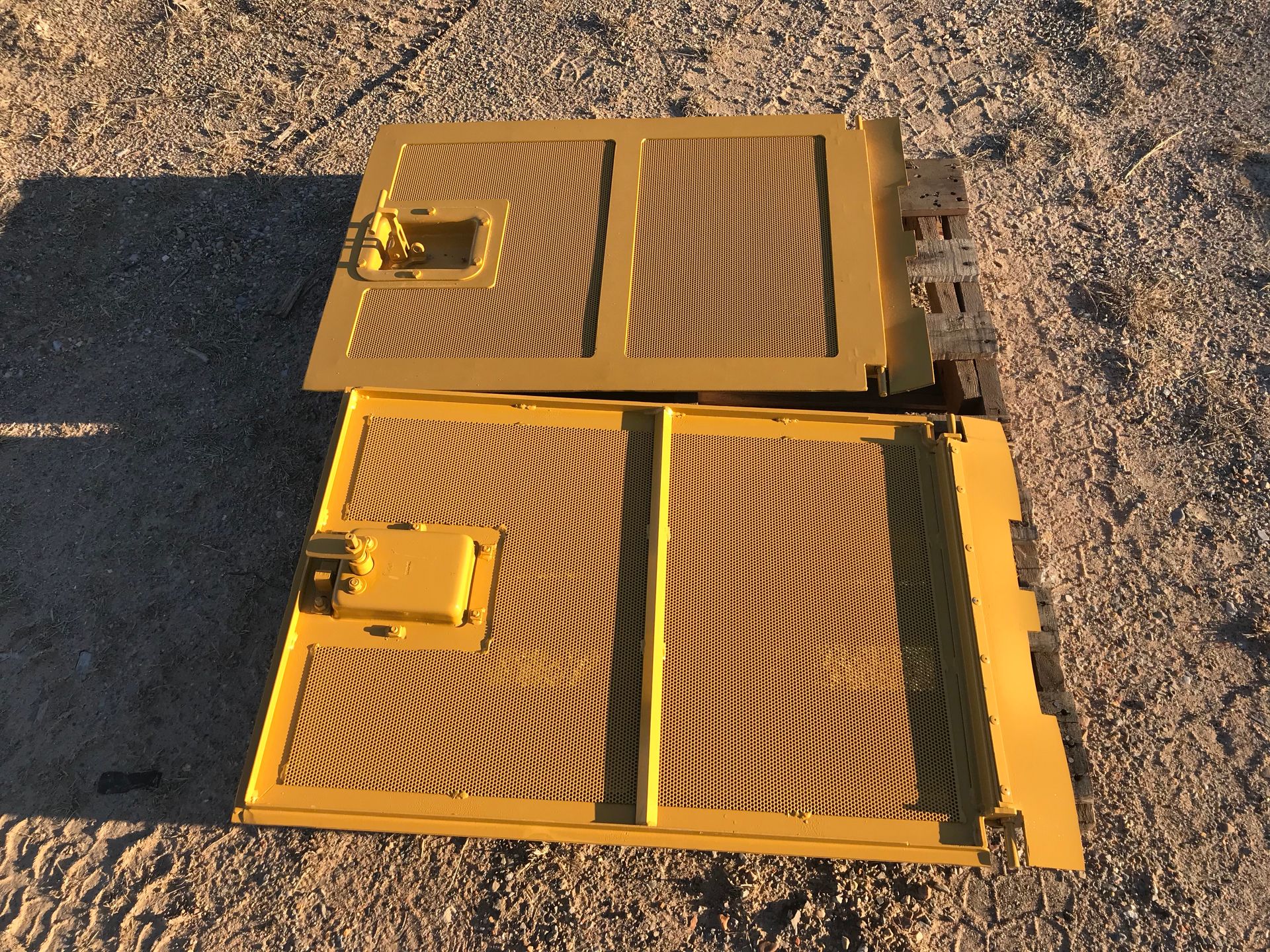 D6H Engine Enclosure