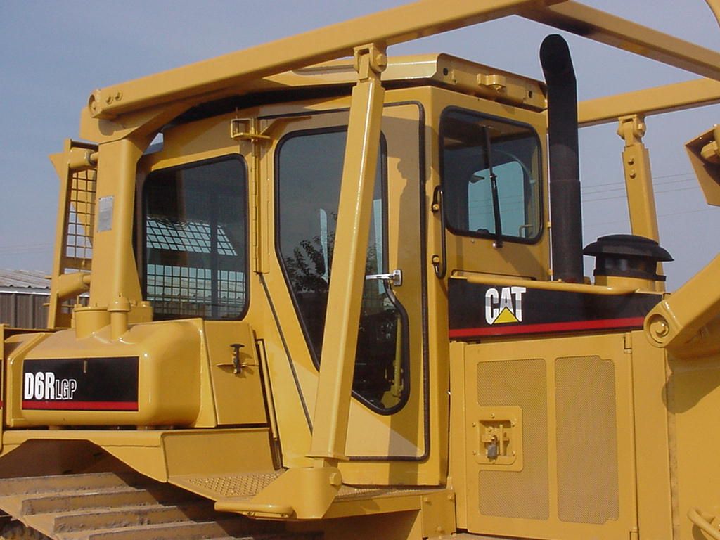 D6R ENCLOSED CAB